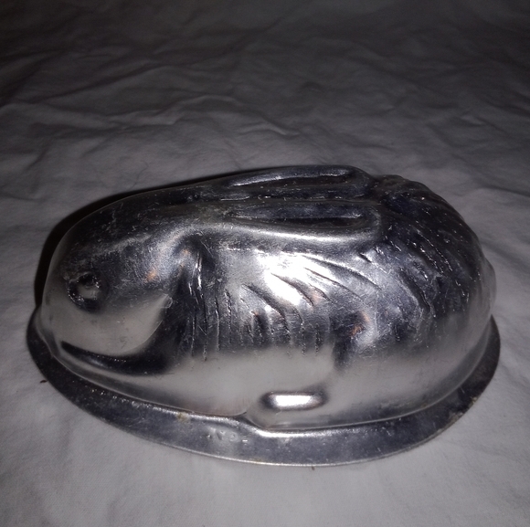 Nutbrown | Kitchen | Vintage Bunny Rabbit Chocolate Jello Mold Nutbrown ...